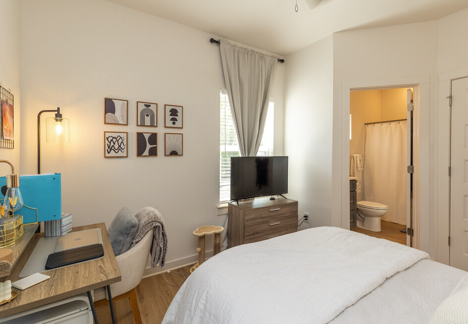 Apartments Near Clemson Campus | Photos | Varsity Club